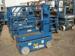 UPRIGHT Upright TM12 Mast Lift